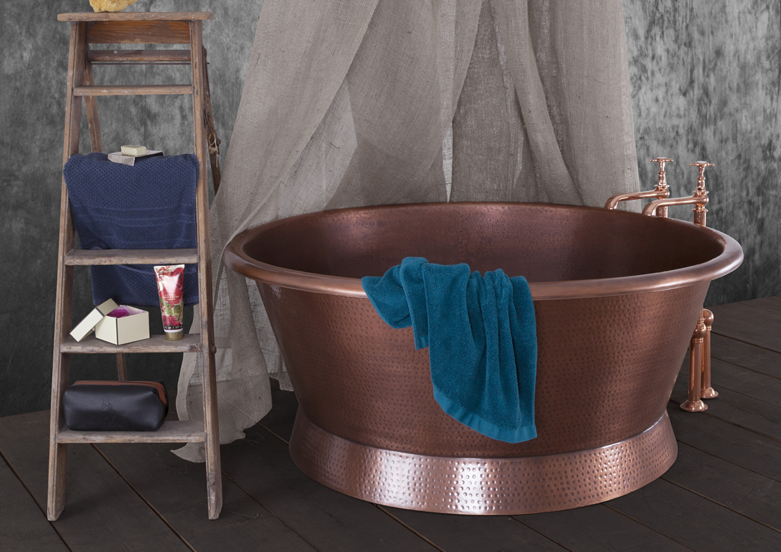 Hurlingham Hammered Copper Bath – British Baths